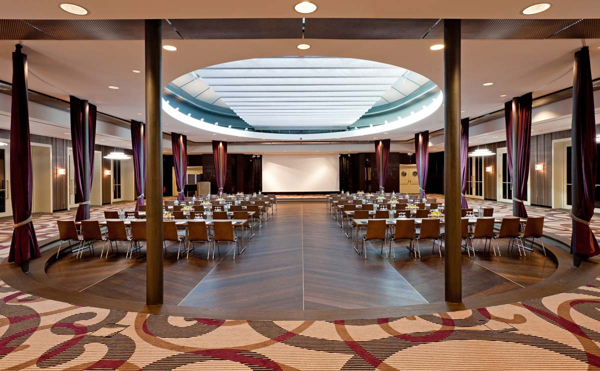 Solar shades Solange® 500 | Euro Systems® Dubai, Doha, Kuwait